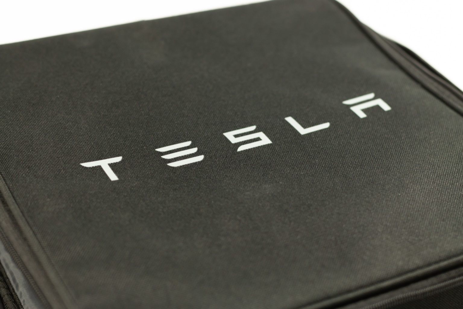 Tesla Mobile Connector (UMC) und Adapter bei Greenspeed kaufen!